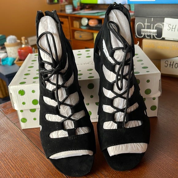 Earthies | Shoes | Earthies Suede Ghillie Lace Up Zip Back Sandals ...